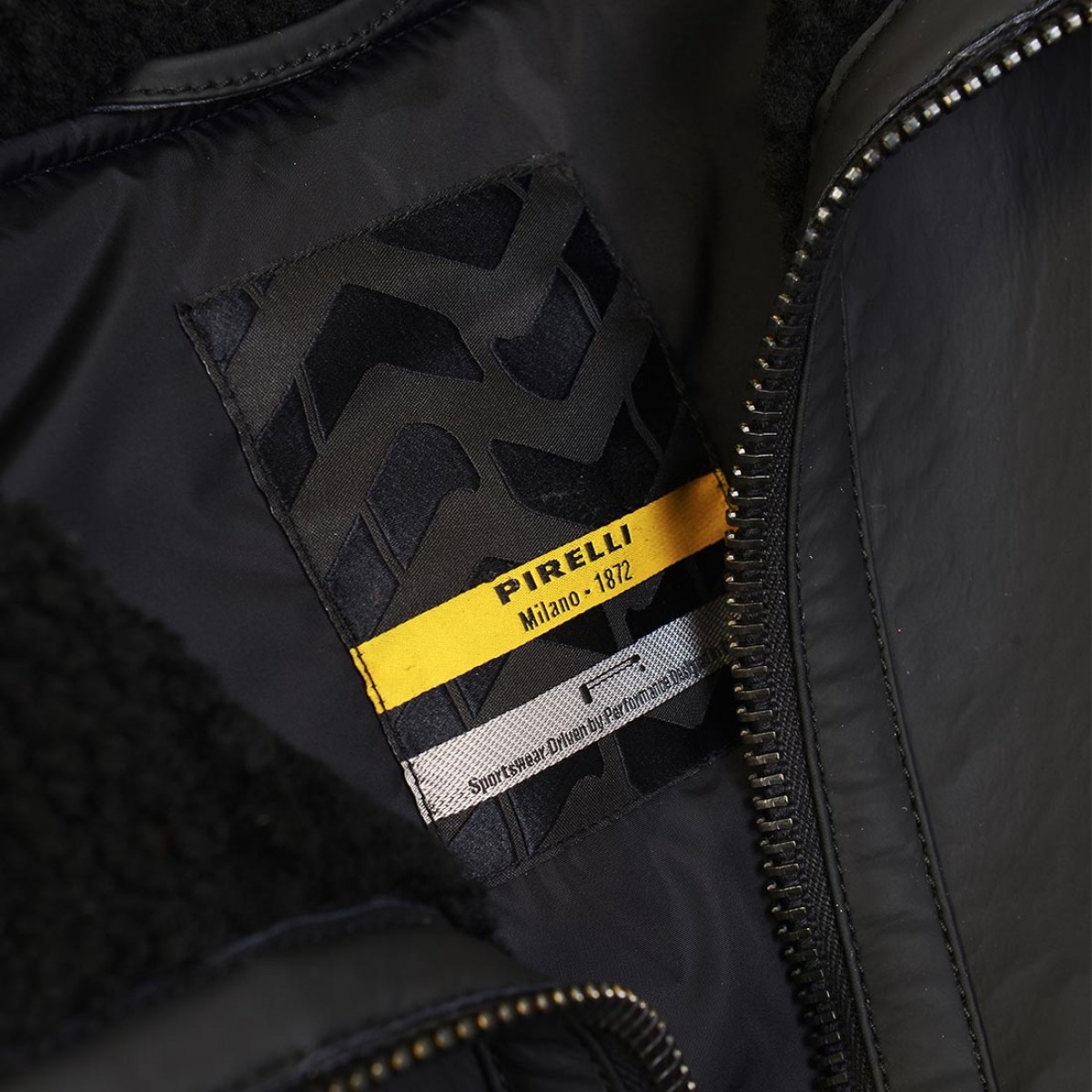 PIRELLI PZERO Bickardike black jacket | Farranoir